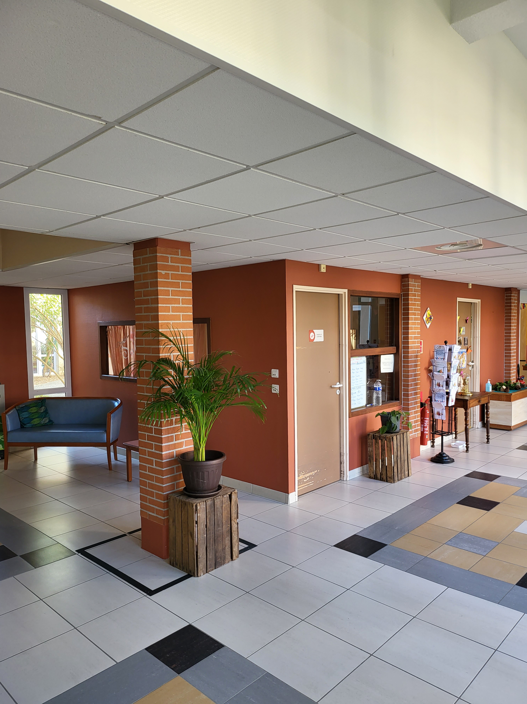 L'EHPAD Saint Jacques continue son embellissement intérieur - Résidence ...