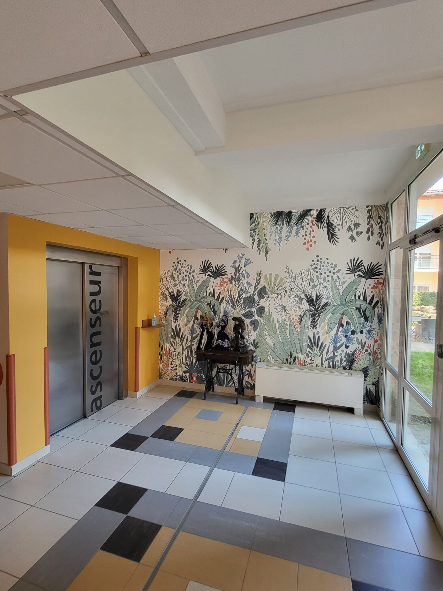 L'EHPAD Saint Jacques continue son embellissement intérieur - Résidence ...